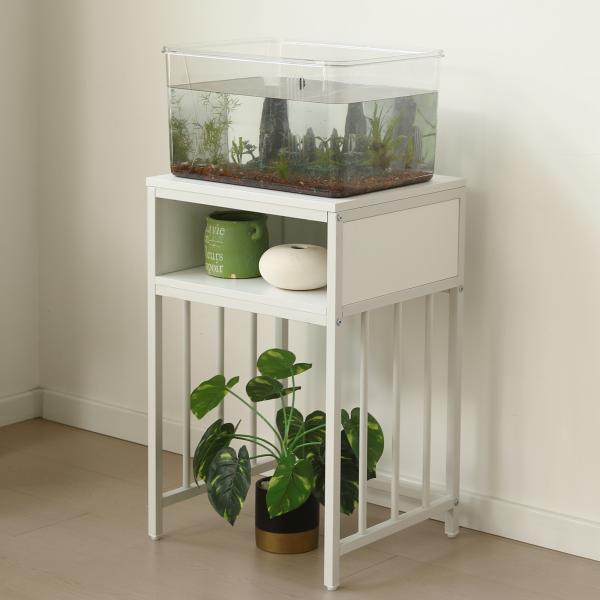 ・対応水槽サイズ：幅45×奥行40cm・耐荷重：天板100kg／下段棚耐荷重未記載（十分耐荷重）・素材：メラミン化粧板＋アイアンパイプ・棚数：二段（上段天板＋下段オープン棚）・アジャスター：高さ調整可能、水平設置対応・用途：水槽台、キッチン...