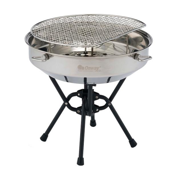 ワンアクションで頑丈なアルミ製フレーム、従来品よりコンパクトに収納できるようになった高品質なステンレス製BBQグリルです。折りたたみ椅子の構造を利用し、ワンアクションで稼働する脚部フレーム。ダッチオーブンスタンドは脚部に直結し、しっかりと荷...