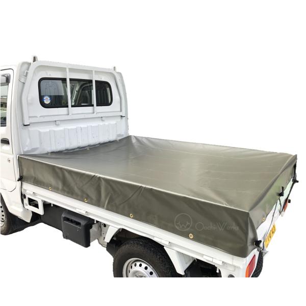 【発売日：2021年03月23日】トラックシート　1号【カラー】OD（国防色）【サイズ】1.9ｍ×2.1ｍ　軽トラック用【材　質】エステル帆布【ハトメ】真鍮ハトメ18箇所【重　量】約2.8ｋｇ【厚　み】0.5ｍｍ【付属品】コードゴム4ｍ×2...