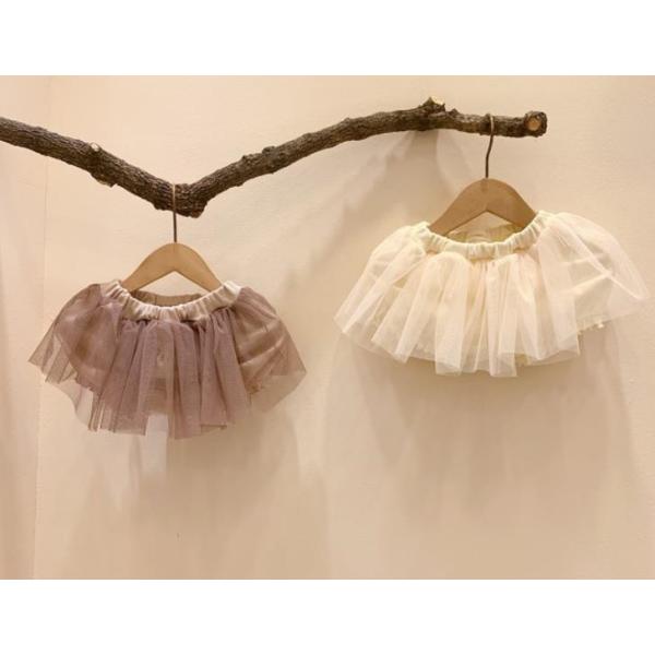 アンダーパンツと一体になった可愛いチュールスカート♪ハイハイ期〜２歳半ごろまで、長くお使いいただけます。材質：コットン、ポリエステル色：オフホワイト、コーヒーサイズ（ｃｍ）：73：参考身長66-73　はいはい期〜１歳ごろ80：参考身長73-...