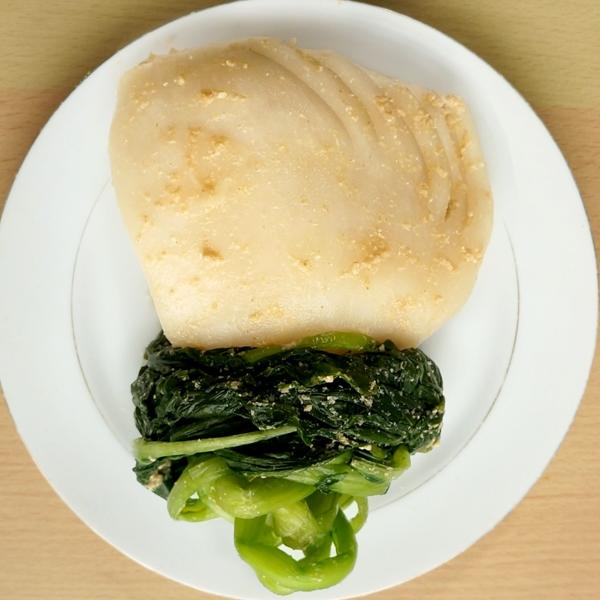 国内産のかぶらを塩度約3％で塩漬けにし、大森屋特製のぬか床に漬けています。