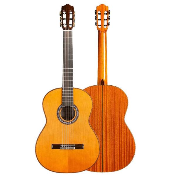 C9は、トップにカナディアン・シダーまたはヨーロピアン・スプルース、バック＆サイドにマホガニーを使用したオール単板のスパニッシュ・スタイル・ギター。小規模なブティック工房でハンドメイドされ、本格的なクラシック・ギタリストやコンサート向けの楽...