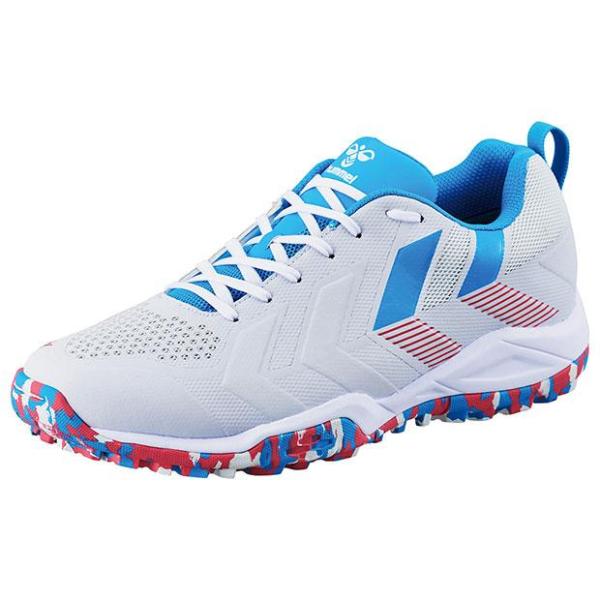 グランドフライシリーズの屋外用モデル。クッション性に優れたアウトコート用ハンドボールシューズ。アッパー素材にメッシュを使用した軽量性が特徴。カラー：ホワイト×ライトブルー