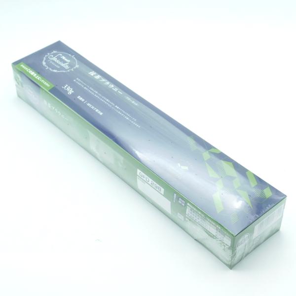 商品名「フレック　フリーカットケーキ（抹茶ブラウニー）　330g」抹茶とチョコレート、白あんを使ってしっとりと焼き上げた、和風タイプのブラウニーです。温めてもおいしくお召しあがりいただけます。