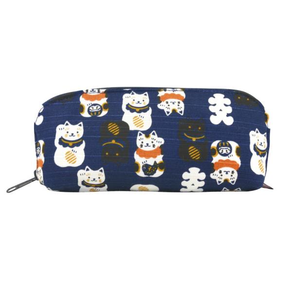 【発売日：2022年10月01日】可愛い招き猫柄メガネケース♪　口が大きく開くのにコンパクトで使いやすい。インナーケースが大切な眼鏡をシッカリ守ってくれます。老若男女問わず、贈り物にもおすすめです。※画像はイメージです。布製品のため、柄の出...