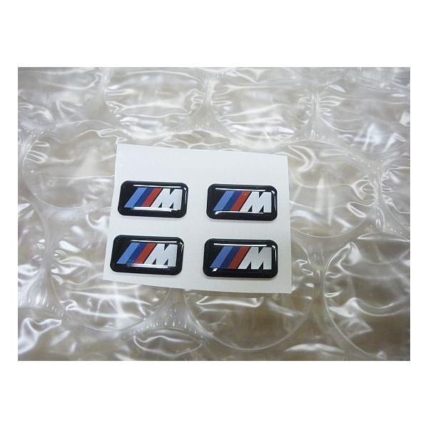 BMW 純正 ホイールエンブレム Mマーク 4枚 です。エンブレム寸法 10x18mm ステッカータイプです。* 必ず品番を確認して下さい。品番：　36 11 2 228 660適合：18インチ、19インチ、20インチ　Mダブルスポーク、M...