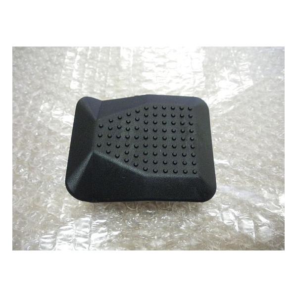 BMW E31用の サイドステップ下側 ジャッキアップポイントの リア リフトサポート 新品 です。* 必ず品番を確認して下さい。品番： 51 71 8 108 302部品適用： E31 クーペ　840Ci M62 , 840i M60 ,...