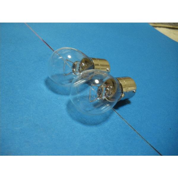 ウインカー、バックライト、ブレーキライト、ハイマウントストップランプ等、多くの箇所に使用されている 汎用シングルバルブ 2個セット です。口金部分のピンの角度はが平行（左右対称）となっているタイプで、汎用品のためほとんどの輸入車にお使いいた...