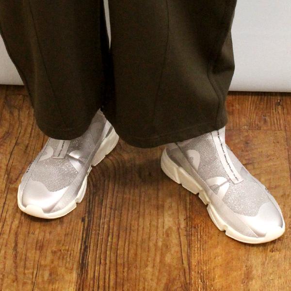 ダッドスリッポンニットスニーカー☆軽量のスリッポンスニーカー。とても軽く足がスッと入るので、スムーズにお出かけできる便利なシューズ。スタイリングに一癖アクセントを加えられるアイテム。マヴェリックのアイコンのグログランテープもデザインポイント...