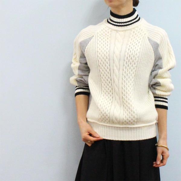 コンビプルオーバー☆スウェットとニットのコンビネーションプルオーバー。ケーブル編みとライン使いがトラッドな雰囲気がありつつ、スウェットがカジュアル感をプラス。絶妙なコンビネーションが他にないアイテムです。コンパクトなシルエットがありながら、...