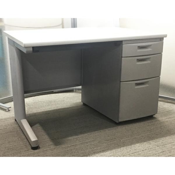 商品詳細：イトーキ CZ 片袖机 CZ-127CA-WE（カギ・コードホール・センター引出し付属）サイズ：幅1200mm×奥行き700mm×高さ700mmカラー：ナチュラルグレーオフィスパートナーでは、埼玉県戸田市店舗にて展示販売をおこなっ...