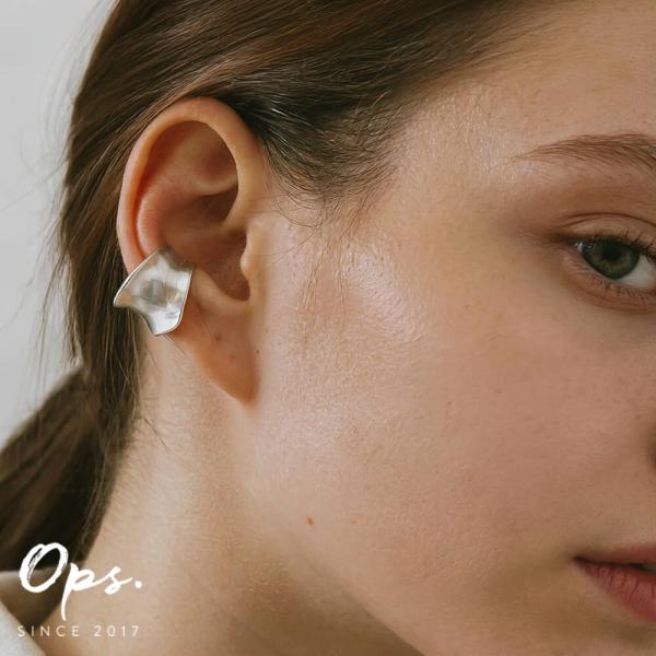 ■FEATURE・ピアスやイヤリングのアクセント追加に。・ピアスホールが不要なイヤーカフ・シルバー925で金属アレルギーに安心・シンプルデザインで重ねづけにもおすすめ・１つで耳元にしっかり存在感■こんなシーン・コーデにぴったり・誕生日/結婚...