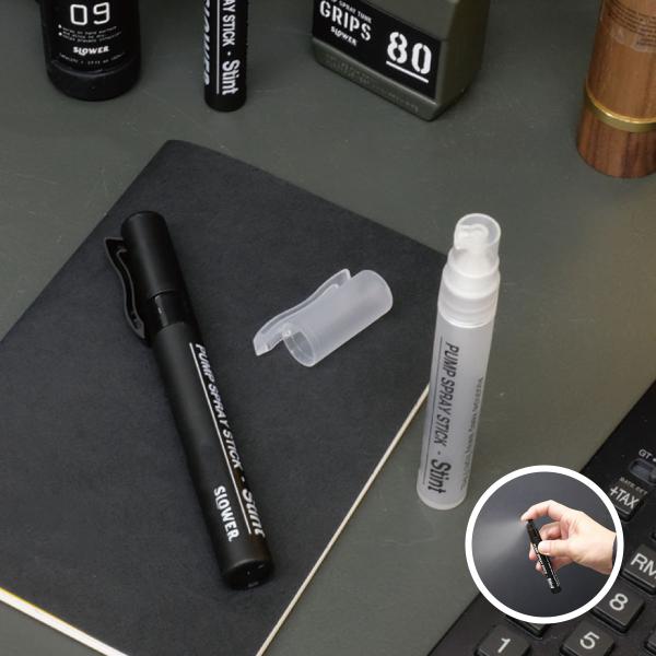 【商品スペック】■商品サイズ：2.2cmx13.6cm(高さ)xΦ1.6cm■生産地：中国■素材・成分：素材：PP(ポリプロピレン)遮光 容器 ボトル 小分け 霧吹き 噴霧 おしゃれ 外出 持ち運び 吊り下げ 通学 ビジネス かっこいい ス...