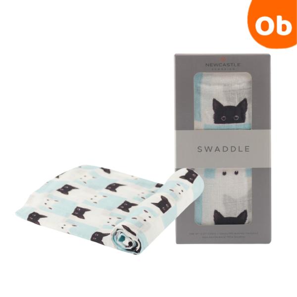 しろねこちゃんと くろねこちゃんが 「いない、いない、ばあ！」ひょっこり顔をのぞかせるネコがとびきり可愛いおくるみ。白と黒のコントラストは赤ちゃんの目にもはっきりと見えるため興味をひきます。バンブーモスリン生地のなめらかな肌触りは思わずずっ...