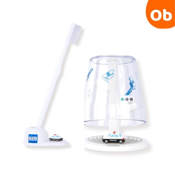 トミカのパトカーのフィギュアがついた歯ブラシスタンド。毎日の洗面タイムを楽しくしてくれます！デスクでのペン立てや印鑑立てにもご使用いただけます。サイズ・容量W65×D35×H24(mm)差し穴幅Φ14(mm)規格■生産地：バングラデシュ■素...
