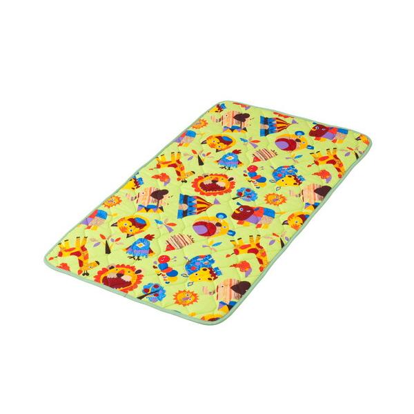 軽量のお昼寝敷きマットです。保育園、ご家庭、おでかけの時に便利です。コンパクトに折りたためますので、おでかけや旅行の持ち運びにも便利です。キルト加工を施してますので、中綿がよれにくくなっています。■サイズ：縦：約120cmｘ横：約70cm■...