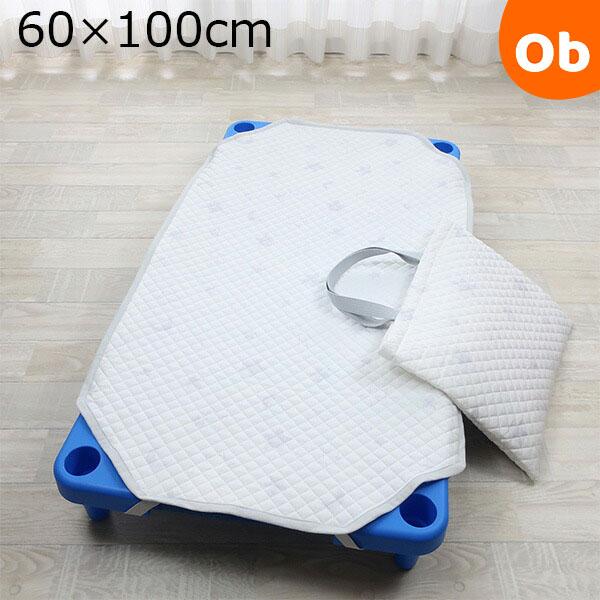 お昼寝コットに合わせた、敷きカバーです。汗を吸収しやすい、お子様にも安心な綿素材を使用。毎日使用される敷カバーなので、お洗濯にも強く、耐久性にも優れたキルティング加工を施して有ります。又、裏側にはコット本体足の部分に引っ掛ける事の出来るゴム...