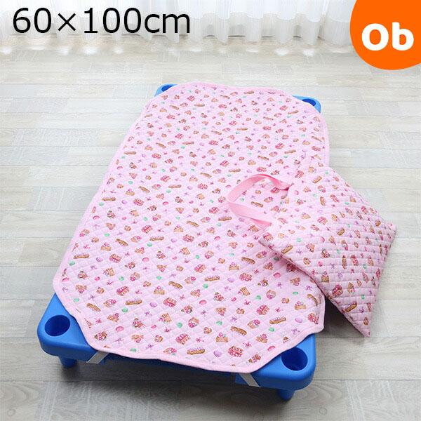 お昼寝コットに合わせた、敷きカバーです。汗を吸収しやすい、お子様にも安心な綿素材を使用。毎日使用される敷カバーなので、お洗濯にも強く、耐久性にも優れたキルティング加工を施して有ります。又、裏側にはコット本体足の部分に引っ掛ける事の出来るゴム...