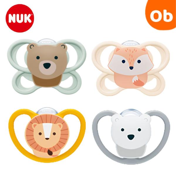 NUKのおしゃぶりの特長1.上あごにぴったりフィットやわらかく、丸みがある形状で赤ちゃんの上あごにぴったりとフィットします。2.舌を動かすスペースを確保平らで滑らかな底面は、おっぱいを飲むときと同じような自然な動きをサポートします。3.あご...