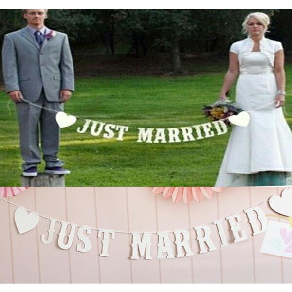 結婚式やパーティなどの撮影にぴったりの純白のJUST MARRIEDのガーランドセットです。ウェディングの気分も盛り上がりますね。プレート13枚とリボンが付いたセットとなります。リボンは通っていない状態でお届けとなりますので、持ち運びもコン...