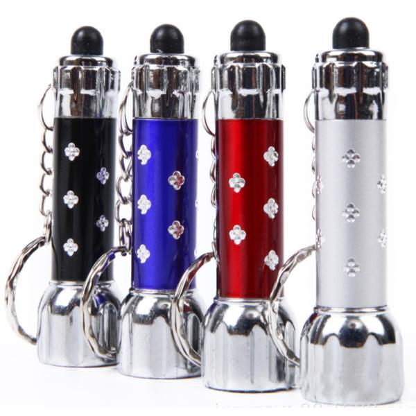 日常生活はもちろん、いざという時の災害や停電の時に便利な、コンパクトLEDライトです。持ち運びしやすい超ミニタイプで、キーホルダーとしてもご利用できるので、玄関や車、スクーターなどの鍵穴が見えにくい時に便利。地震や停電の時にすぐに使えるよう...