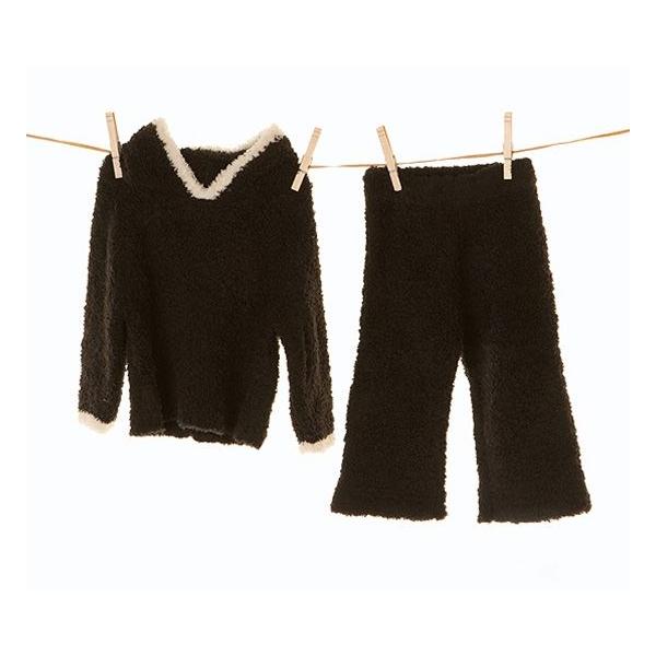 セール！カリフォルニアのマリブ発のブランドBarefoot Dreamsのベビー用パーカー＆パンツ上下セット。赤ちゃんの素肌に心地良い柔らかくふわふわのマイクロファイバーのパイル地です。後ろ側にジッパーがついていて着脱しやすい作りになってい...