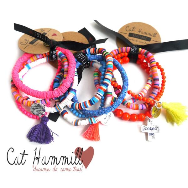 レビューを書いてメール便送料無料！オーストラリア発のブランドキャットハミルの4連ブレスレット。ネオンカラーのビーズにラバー素材のカラフルなビーズを組み合わせた、ボリューム感たっぷりで存在感のあるデザインです。シルバーのラッキーチャームとタッ...