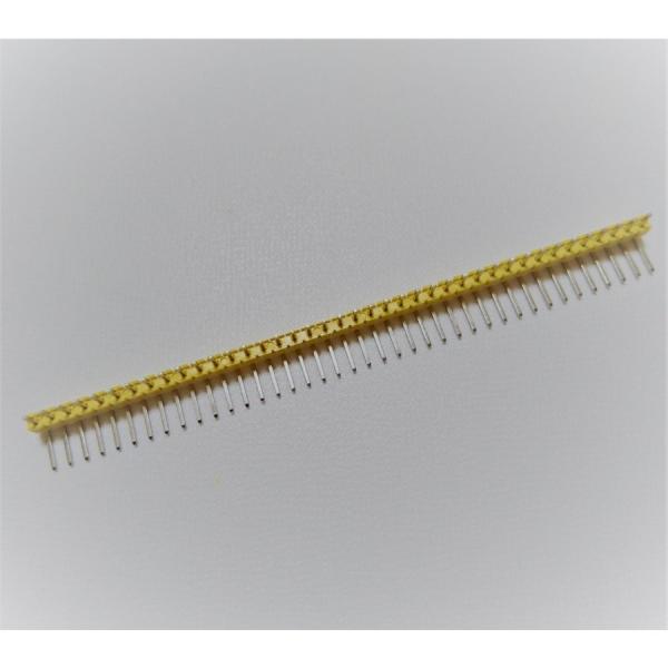 2.54mmピッチタイプのL型ピンヘッダーです。横向きに取り付けられるので便利です。ラジオペンチなどで押さえて手で折れば任意の長さにして使用できます。色は黄色です。