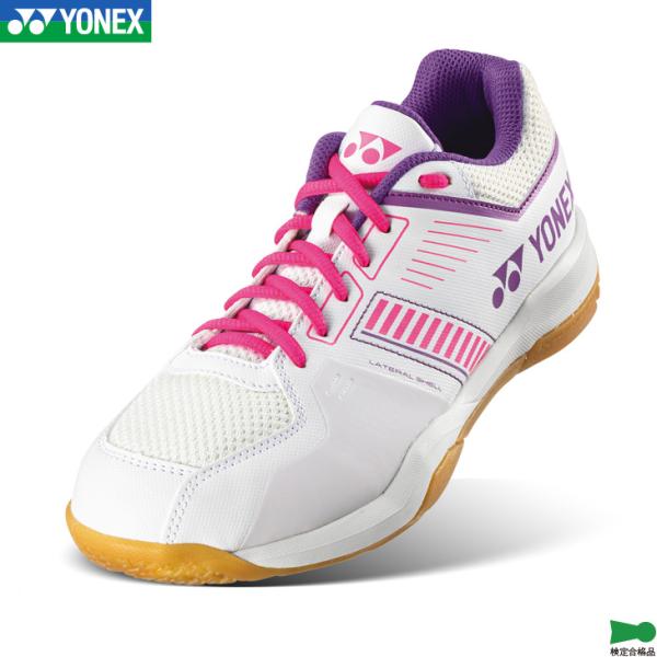 商　　　品　　　説　　　明YONEX(ヨネックス)のバドミントンシューズ、パワークッションストライダーフローです。母趾球部に重心を置き、足の指をしっかりと使える足型設計。ぐらつきのないフットワークを支えるエントリーモデル。日本バドミントン協...