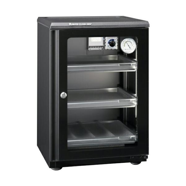 [特長]●独自開発した光触媒機構の電子ドライユニット（日本製）を搭載しているため耐久性抜群です。●除湿しながら庫内をクリーンに保ちます。●乾燥剤の交換が不要でメンテナンスフリーです。電気代1日約1円の超省エネ設計（30％設定時）です。●電気...