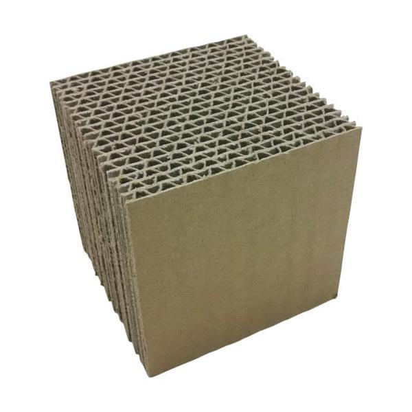 [特長]●環境にやさしい素材を使用しています。●緩衝材、段ボールパレット部材、フィルターなど多くの用途で使用できます。[仕様]●紙幅(mm)：90●積層(mm)：90●流れ(mm)：90[材質／仕上]●ダンボール