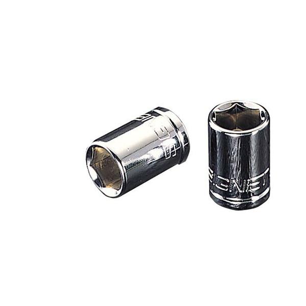 [特長]●ミラー仕上げのメッキが美しいスタンダードソケット。●ボルト・ナットを傷めにくい面接触タイプ。●六角タイプ。[仕様]●差込角(”SQ)：3/8●サイズ(”)：1/2●全長(L；mm)：25.0●先端部ソケット外径(D1；mm)：18...