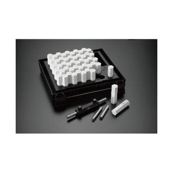 [特長]●マスターピンゲージ(0級) ●0級は実測値データ付です。 ●0.995mmまではプラスチックケースに呼び寸法を表示しています。1.005mm以上はピンゲージにも呼び寸法をレーザ刻印しています。[仕様]●呼び寸法(mm)：3.015...