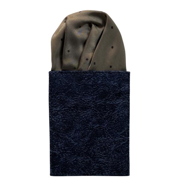 挿すだけで華やかな雰囲気になります。