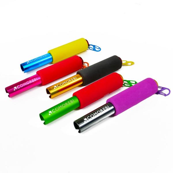 爆竹をセットして着火・発砲することで、大きな音により人間の存在を明確に知らせ、クマとの遭遇リスクを低減します。本製品ではパイプ内部に新たにしきり構造を採用。これにより爆竹音がさらに大きくなり（当社比）、より高い威嚇効果を発揮します。また、こ...