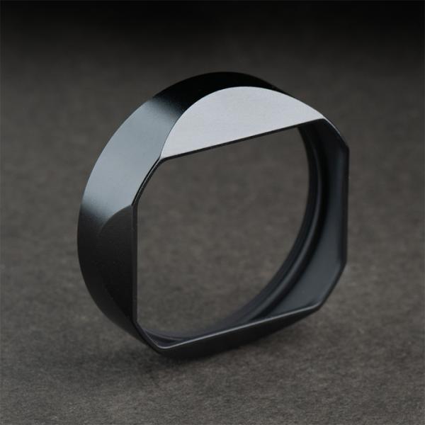 SQUAREHOOD ライカ Summarit 35mm &amp; 50mm f/2.5専用レンズフードライカ Summarit-M 35mm f/2.5 および 50mm f/2.5 専用の、コンパクトな金属製スクリューオンフードです。...