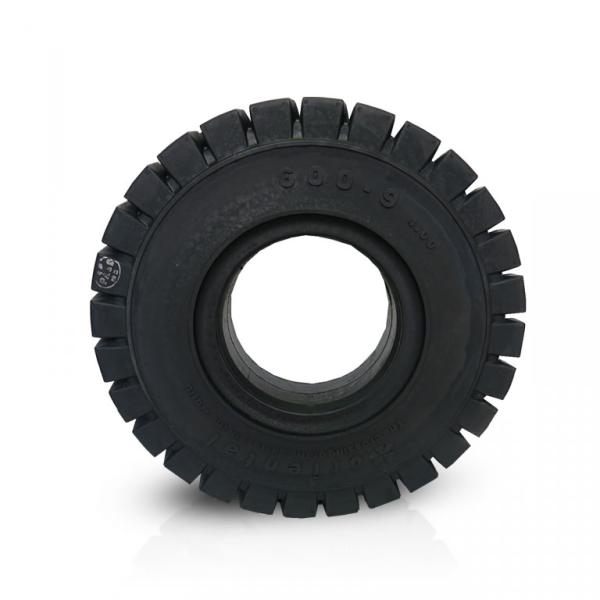 ■タイヤ型式：6.00-9 (タイヤのみ)■対応フォークリフト：国内メーカー全機種対応■互換品番：タイヤに6.00-9(600-9)と記載があれば適合します■内容：ノーパンクタイヤ2本※エアータイヤホイルとノーパンクタイヤホイルは同一ですの...