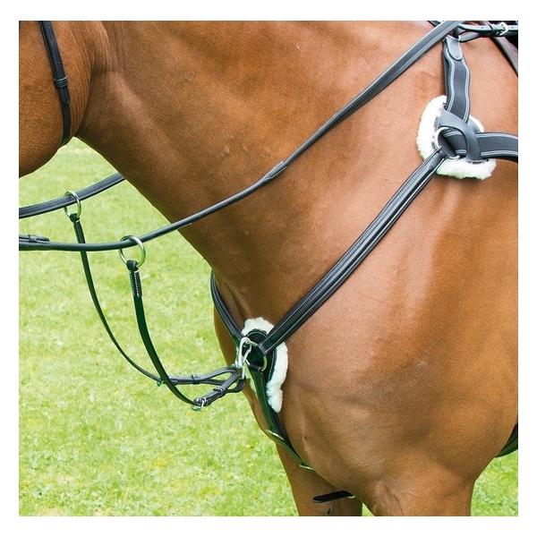 激しい運動の際に鞍のズレを防ぐ用具。サイドの鞍につながる部分はエラスティック素材を使用し、馬の動きを妨げないように設計された胸ガイです。馬体に胸前、肩にフィットする部分はパット付きのとても柔らかい革質です。鞍の両サイドのＤ環・腹帯託革・腹帯...