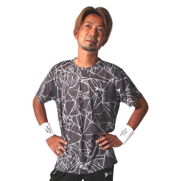 「商品情報」機能性抜群のスポーツ用半袖Tシャツ。吸汗性・速乾性・通気性などの機能性に優れた素材を使用して、汗や水分を素早く吸収し、生地の表面から拡散し、肌をドライに保ちます。伸縮性の素材にて動きを妨げずに、全てのアスリートがベストなパフォー...