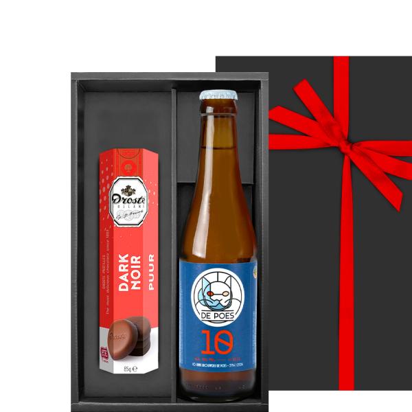 【発売日：2022年07月28日】おつまみチョコレート付き♪本場ベルギーの有名ビールの贈りものベルギーの人気ブルワリー「デポーシ」が醸造所設立10周年を記念して誕生したアニバーサリービールと、 オランダで有名な「ドロステ」のビターチョコレー...