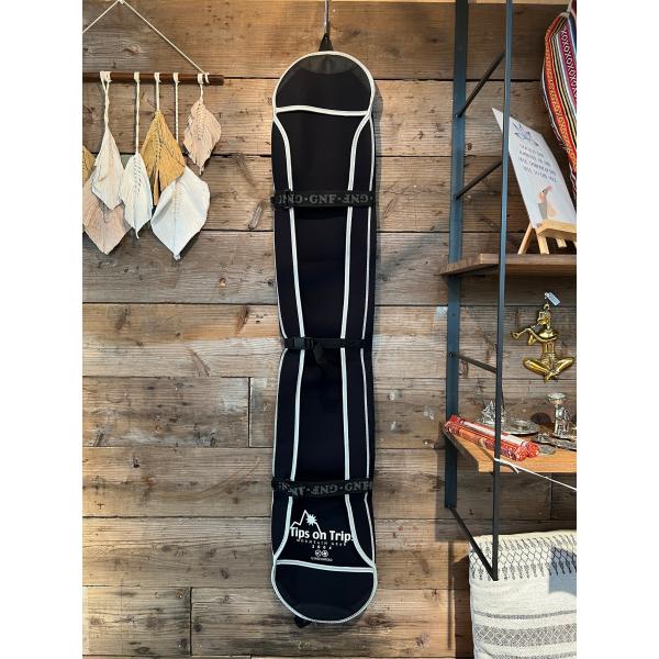 G1950 × UNTOLD Snowboard Sole Coverウエットスーツ素材を使用していますので、・保温性がある・伸縮性がいい・浮力がある・強度があるウインタースポーツを楽しむにあたって、重要な機能が兼ね備えられているんです！素...