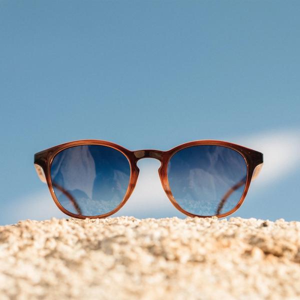 ユバは、男性・女性問わず合わせやすいモデルで、サンフランシスコでも常に人気です。シェラネバダ山脈にあるユバ川から名づけられたこのモデルは、凡用性が高く軽量。ユバをつけると、シェラネバダを思い出し、週末にはやく遊びに行きたくなる、そんな気持ち...