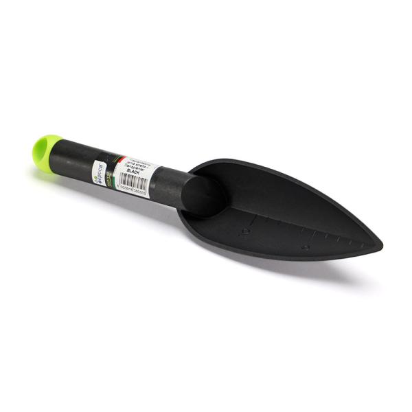 丈夫で軽量なおしゃれスコップ♪エポカ ハビタ ナロー トランスプランターは、植え替え時に同じ深さで掘ることができる便利な目盛り付き植え替えスコップです。10cmまで1cm単位の目印付き。epoca はイタリア・ボリアー二家の裏庭にある小さな...