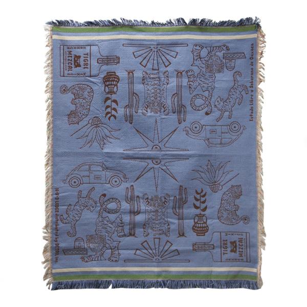 人気シリーズの大判ブランケットにタイガー柄が登場♪スローケットとは一般的なブランケットよりも大判のものを指します。肩からすっぽり体を包めるサイズ感なので寒い季節にもあったか。 ひざ掛けとしても使用はもちろん、ソファやベッドに掛けてインテリア...