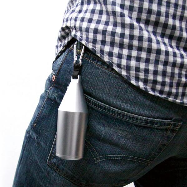 カラビナ付きで登山やアウトドアに便利な大きいサイズの携帯灰皿♪Stream Trail TROPIDE Lサイズ ストリームトレイル トロパイド Lサイズは、マグネットによるワンタッチアッシュトレイです。エアタイトな機密性により灰の飛び散り...