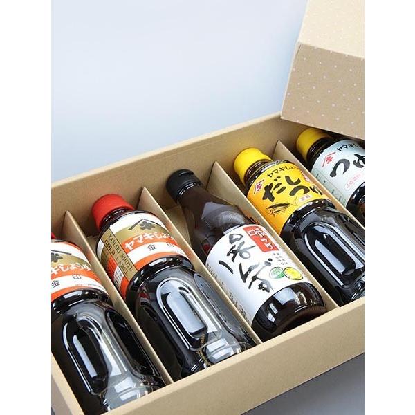 　　　平成の名水百選に選ばれた湧水が流れる宿場町・醒井宿の老舗醤油屋。地元では有名な醤油屋の醤油は口当たり良く、まろやかです。それぞれ違う風味と美味しさがあり、どんな料理にも合う万能調味料。贈り物に喜ばれる醤油屋喜代治商店の醤油セット！商品...