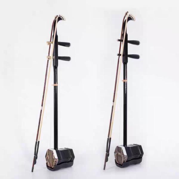 二胡は南風(「ミナミバイオリン」)とも呼ばれ、西洋では「中国のバイオリン」 「中国の2弦のバイオリン」と呼ばれることもある二弦系の弓楽器で、独奏楽器のほか、小アンサンブルや大オーケストラに用いられる。中国の擦弦楽器である胡琴族で最もポピュラ...