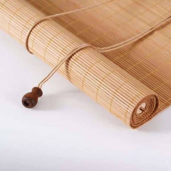強い日差しを遮ったり目隠しはしたいけど明るさや風は取り入れたい窓におすすめの簾。自然な風合いの竹製で、安価ながら巻き上げ用のコード付きでとても使いやすく、窓の外でも室内でもどちらでもお使いいただけます。当社バイヤーが直接ヨーロッパで買い付け...