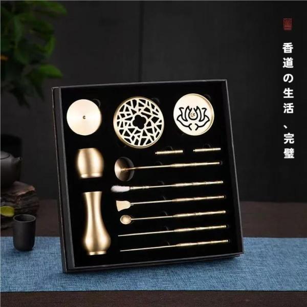 厳選された高品質の真ちゅうは、高温染色と鍛造技術を採用し、厚くて質感があります。全体的なツールは非常にスムーズできれいです機械と手動の二重研削により、ツール全体が非常に滑らかできちんとしていて、デジタルで刻まれています。パウダートラフは滑ら...