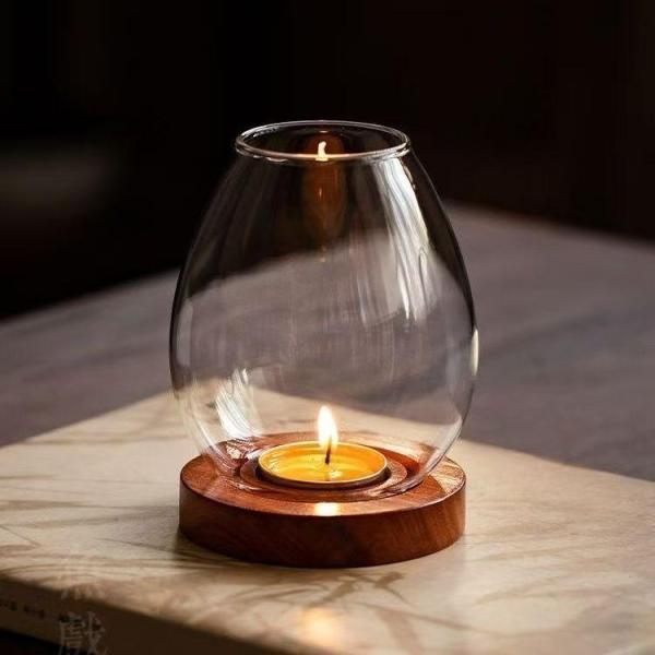 ピンセット付きコンタクトケース。シンプルで、中身が見えやすい半透明デザイン。ご自宅や、旅行先でのレンズの保管に便利なアイテムです♪【サイズについて】画像をご参照ください。【素材について】プラスチック【カラーについて】生産ロットにより柄の出方...